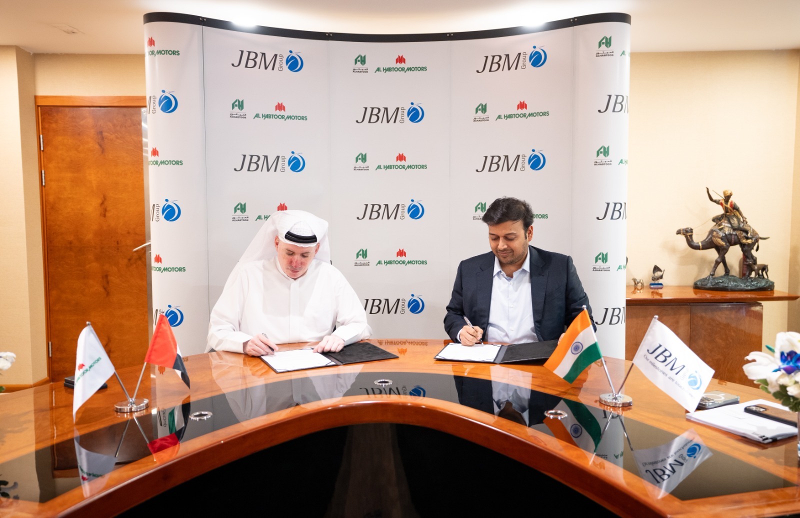 JBM EVs and Al Habtoor Motors Forge UAE E-Mobility Partnership